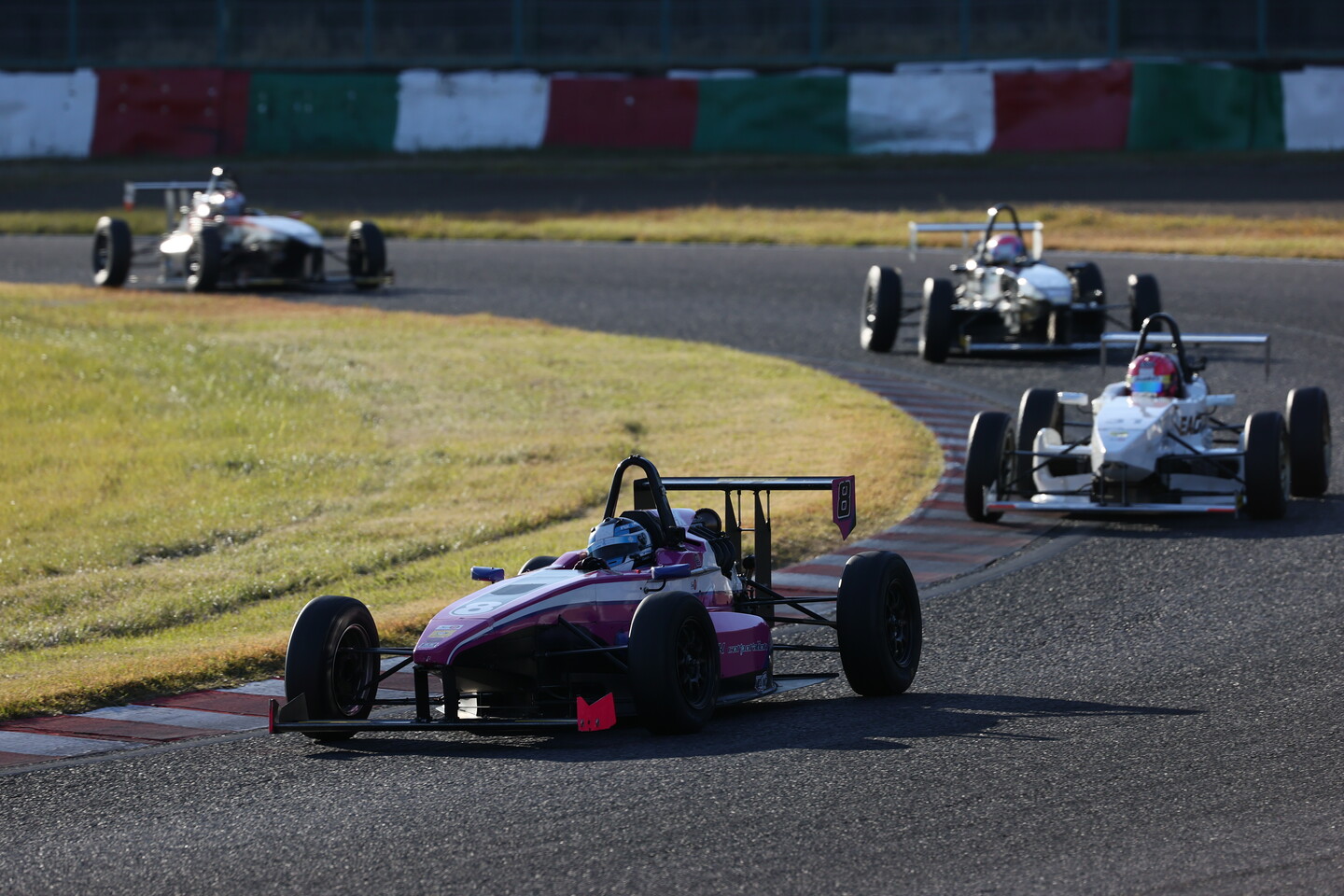 日本一決定戦セミファイナルA組決勝がスタートした - モータースポーツフォーラム