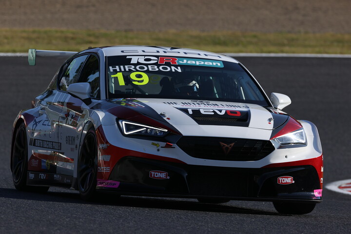 予選2位はHIROBON（バースレーシングプロジェクト【BRP】） - 2022年TCR JAPAN SATURDAY第6戦 (鈴鹿サーキット) - Photo Gallery - モーター ...